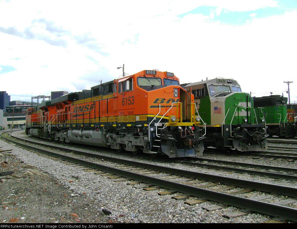 BNSF 6153